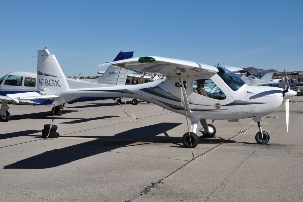Single Engine Propeller Aircraft Photos
